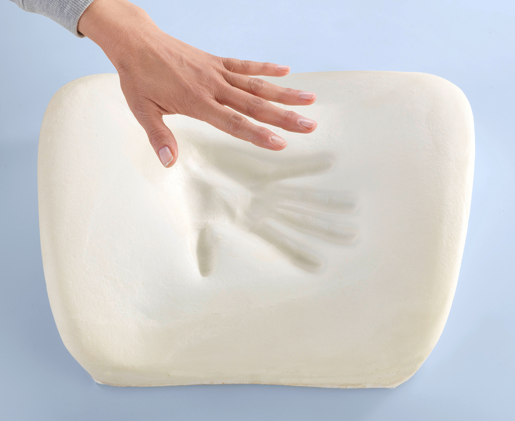 MAXIMEX Anatomicky tvarovaný vankúš z pamäťovej peny - MojaLekáreň.sk